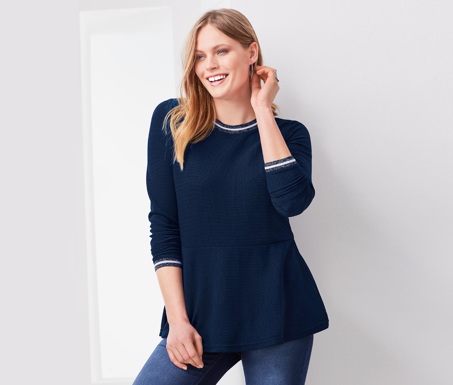 Sweatshirt Mit Volant Online Bestellen Bei Tchibo 363138